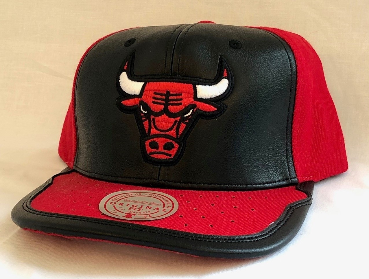 Chicago Bulls Black & Red Cap