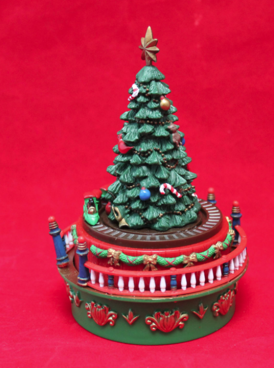 Animated Musical Christmas Tree