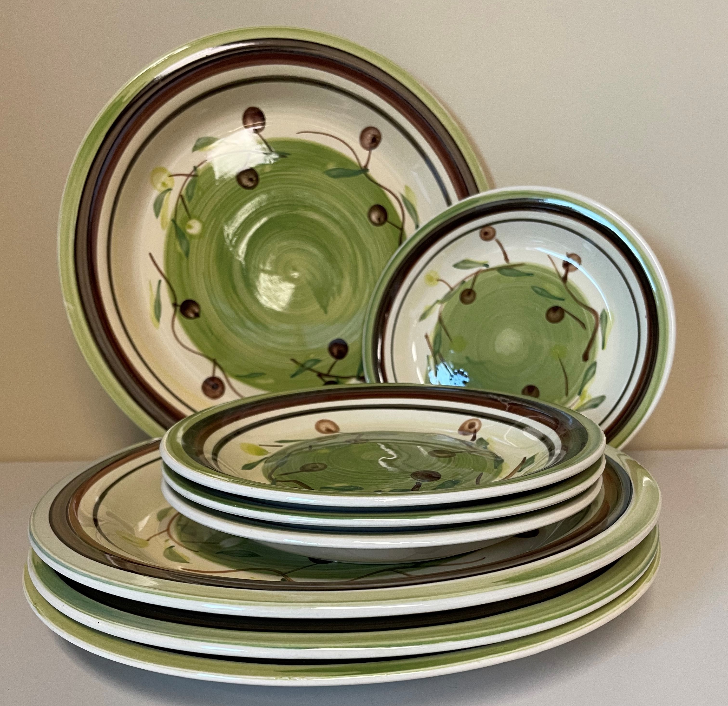 Hand-painted Dinnerware