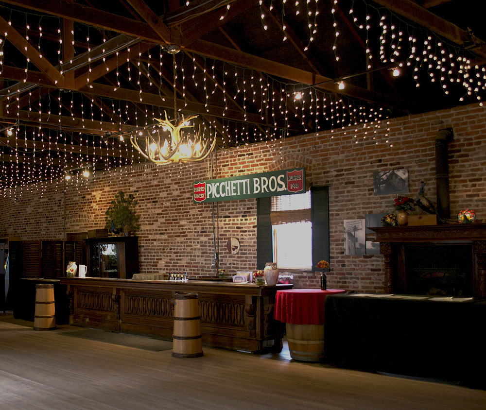 Premier Wine Tasting for 4 at Picchetti Winery