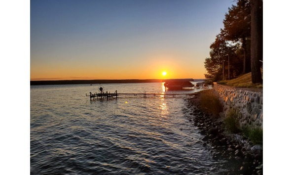 1 Week Getaway at Hubbard Lake Lakefront Home
