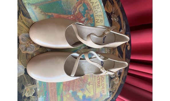 LaDuca Shoes - "Cherie" in Beige Leather