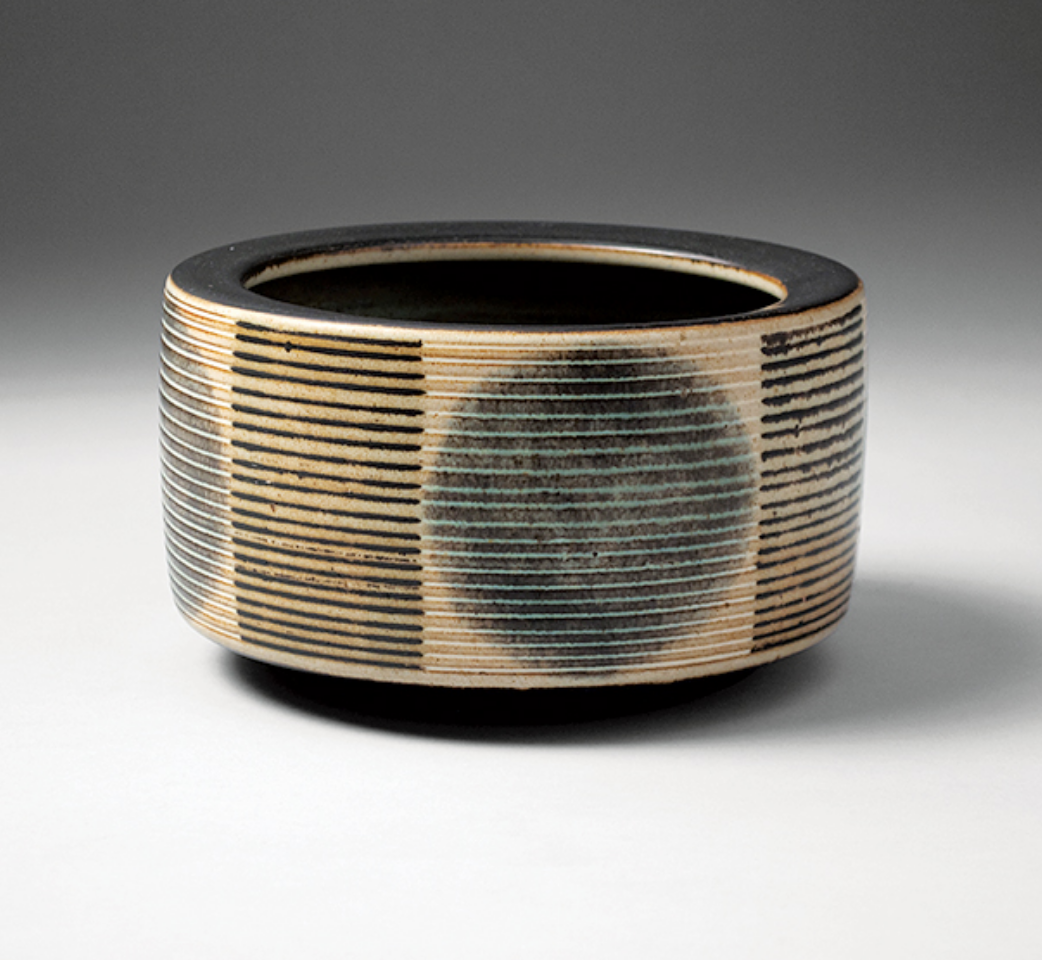 HARRISON McINTOSH - Bowl, 1975, stoneware, glaze, 4 x 7 in. dia.