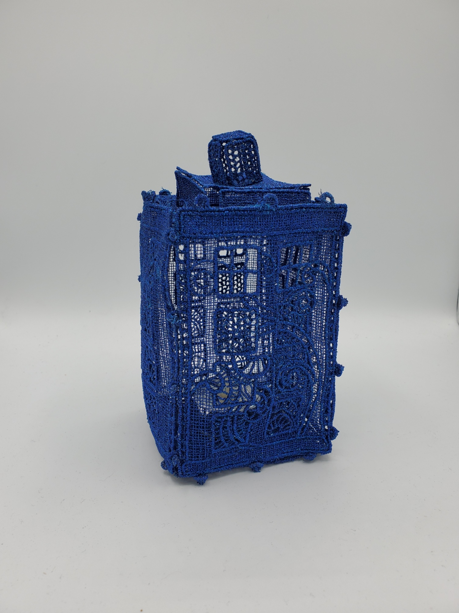 Decor: Freestanding Lace T.A.R.D.I.S.