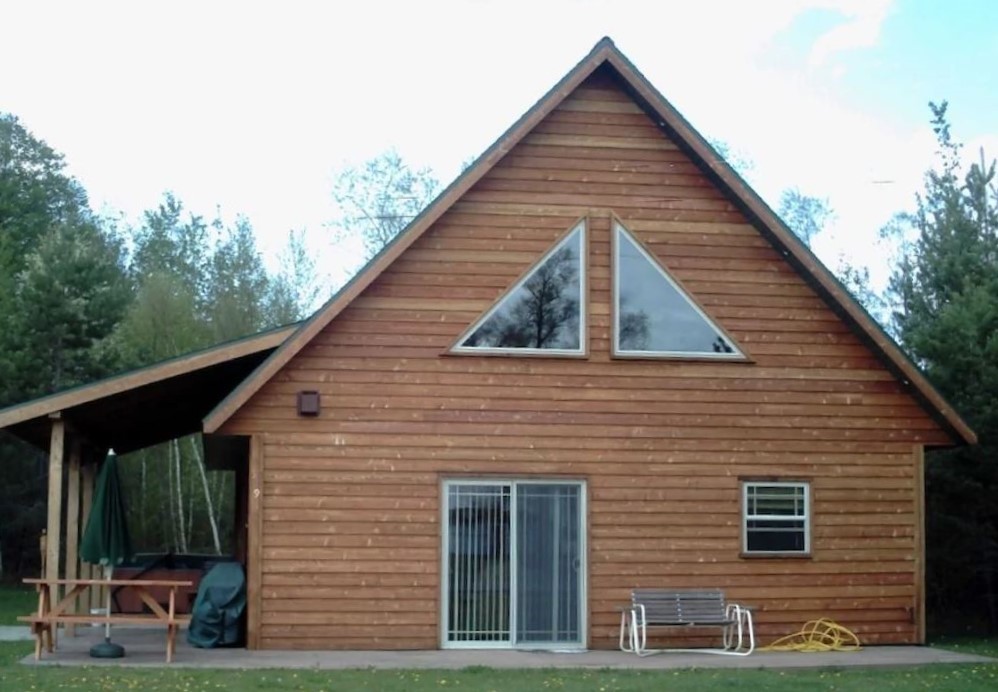 VRBO Cabin Rental - Lake Metonga, Forest County