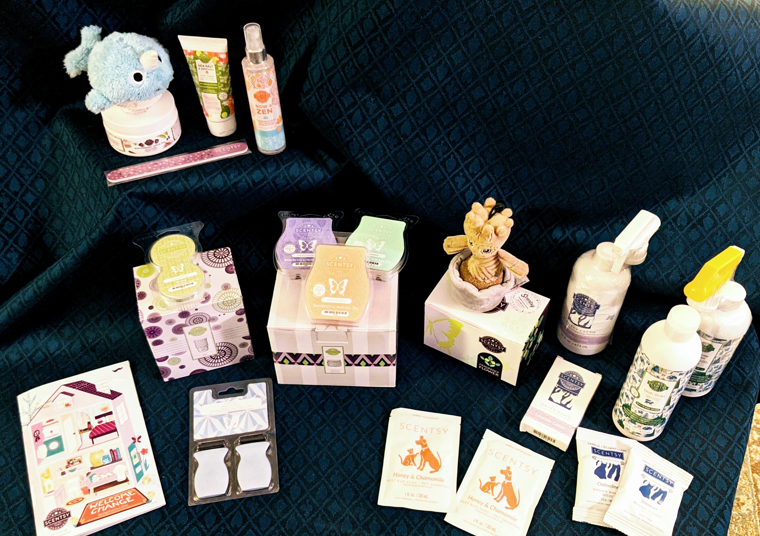 Scentsy Deluxe Gift Basket