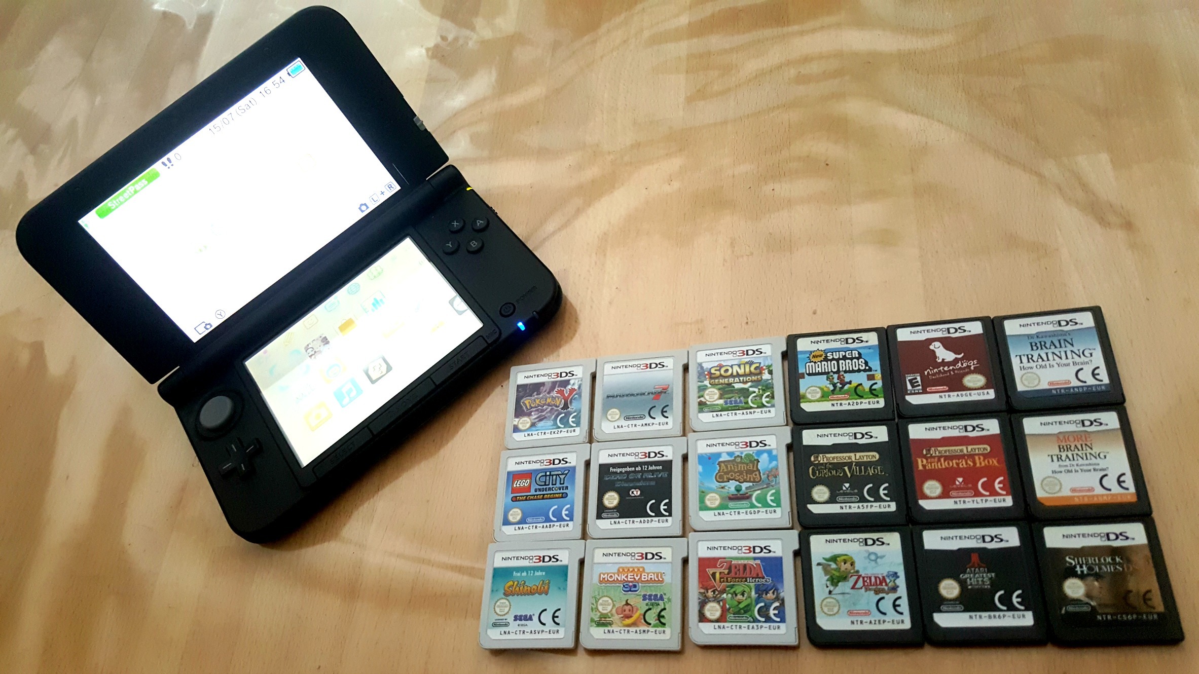Nintendo 3DS XL Grey + 18 Games