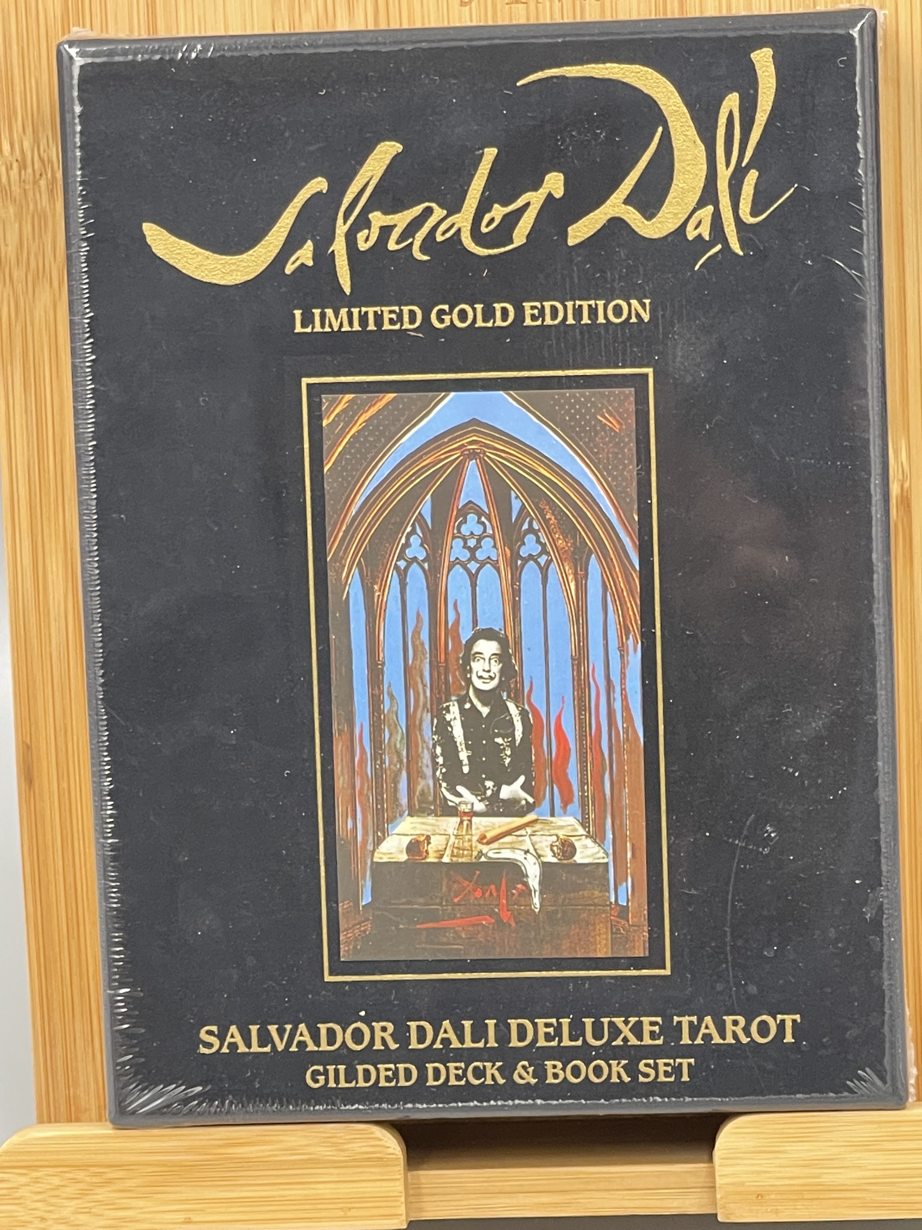SALVADOR DALI DELUXE TAROT – GILDED DECK & BOOK SET