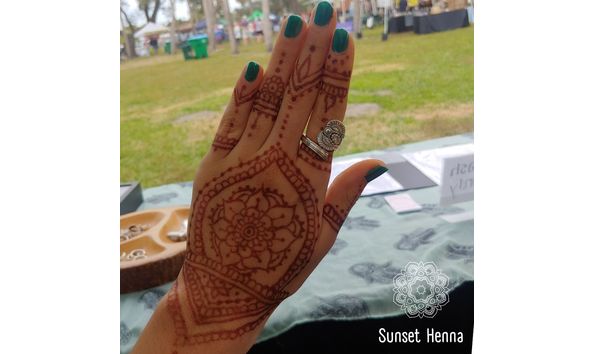 Henna tattoo session!