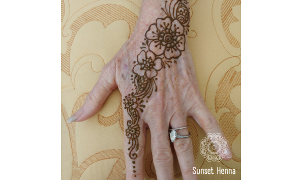 Henna tattoo session!