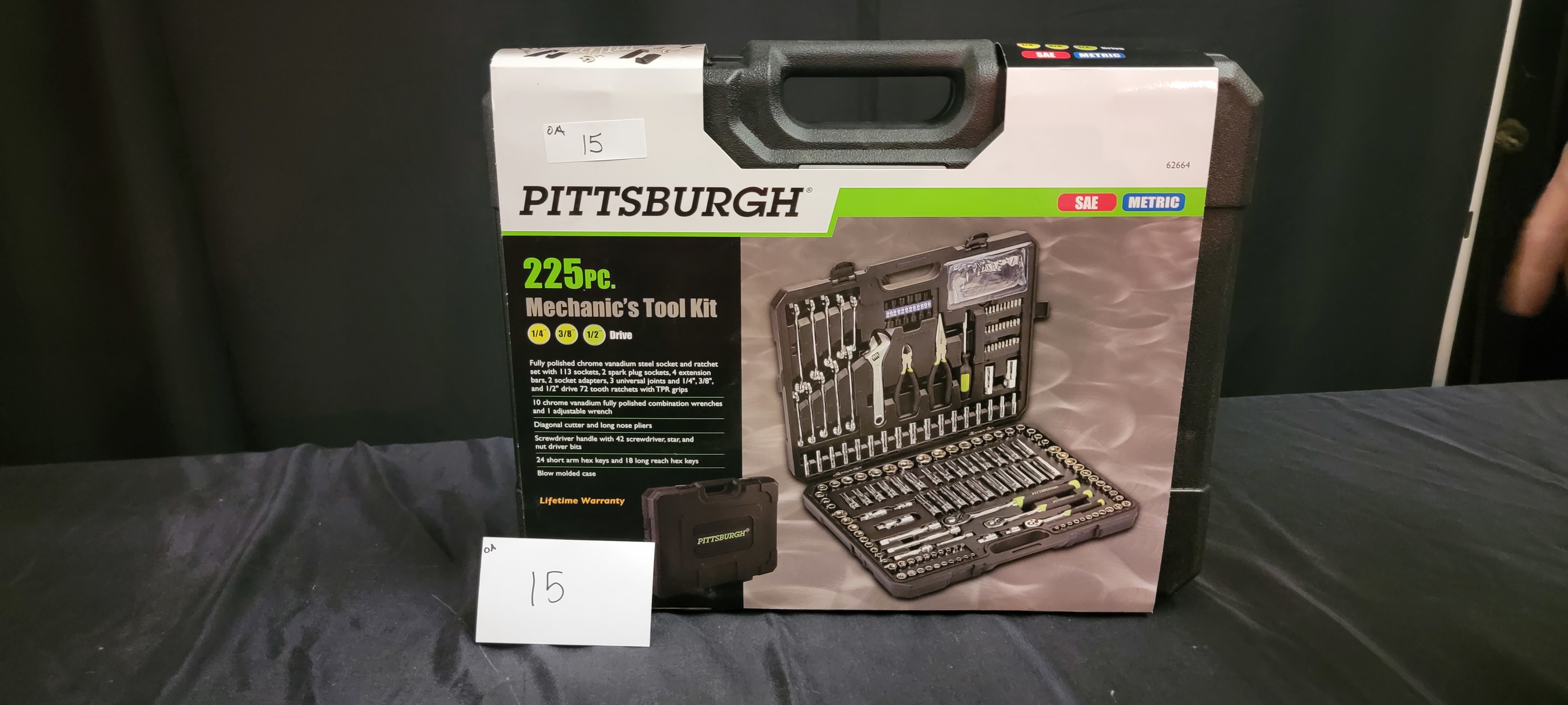 Pittsburgh 225 pc Mechanics Tool Set