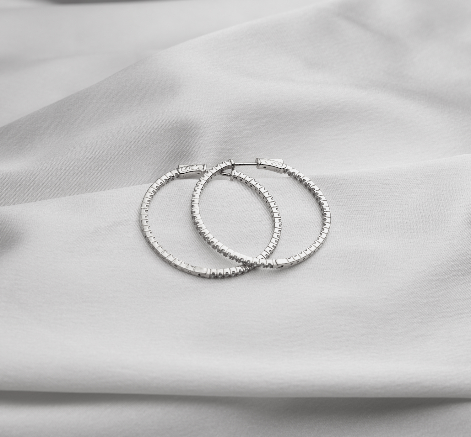 Glamorous Hoops in White Gold 1.5"